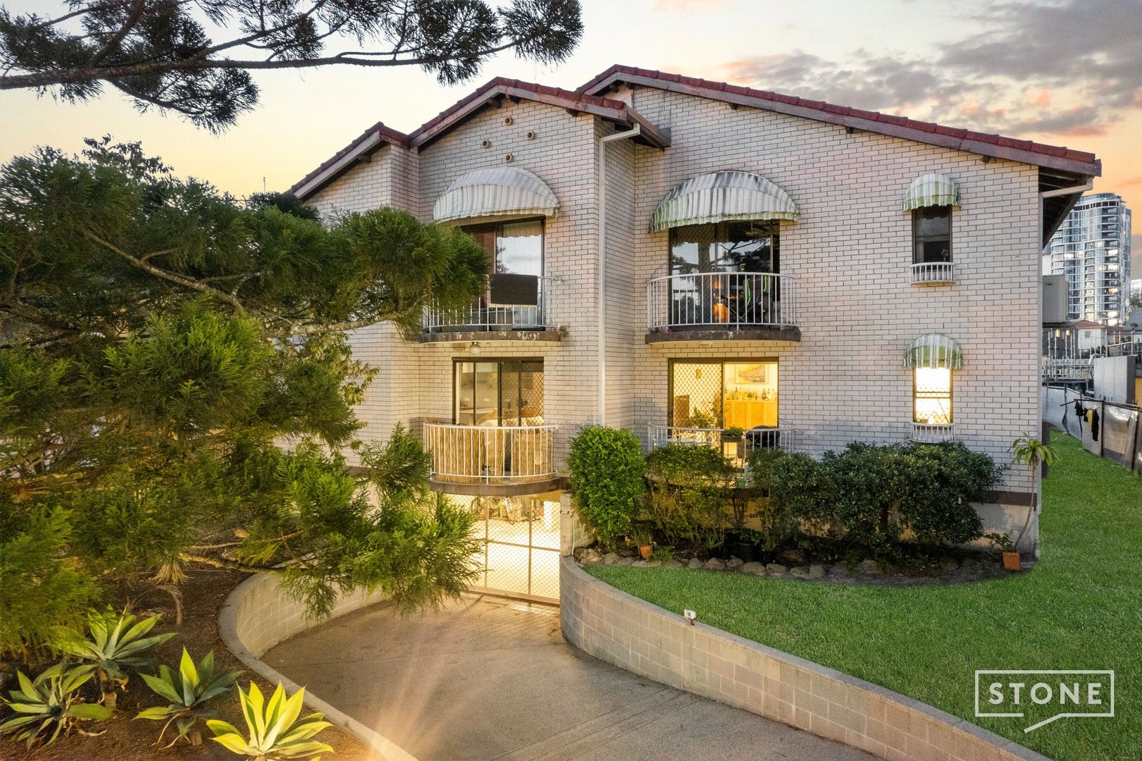 6/33 Chelsea Avenue, Broadbeach QLD 4218 - House For Rent | Domain