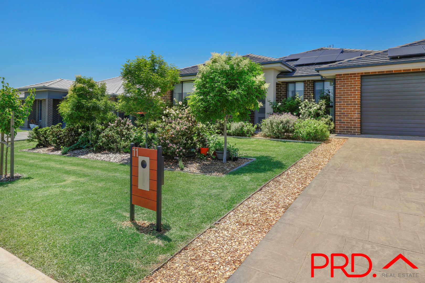 11 Angus Place, Tamworth NSW 2340 | Domain