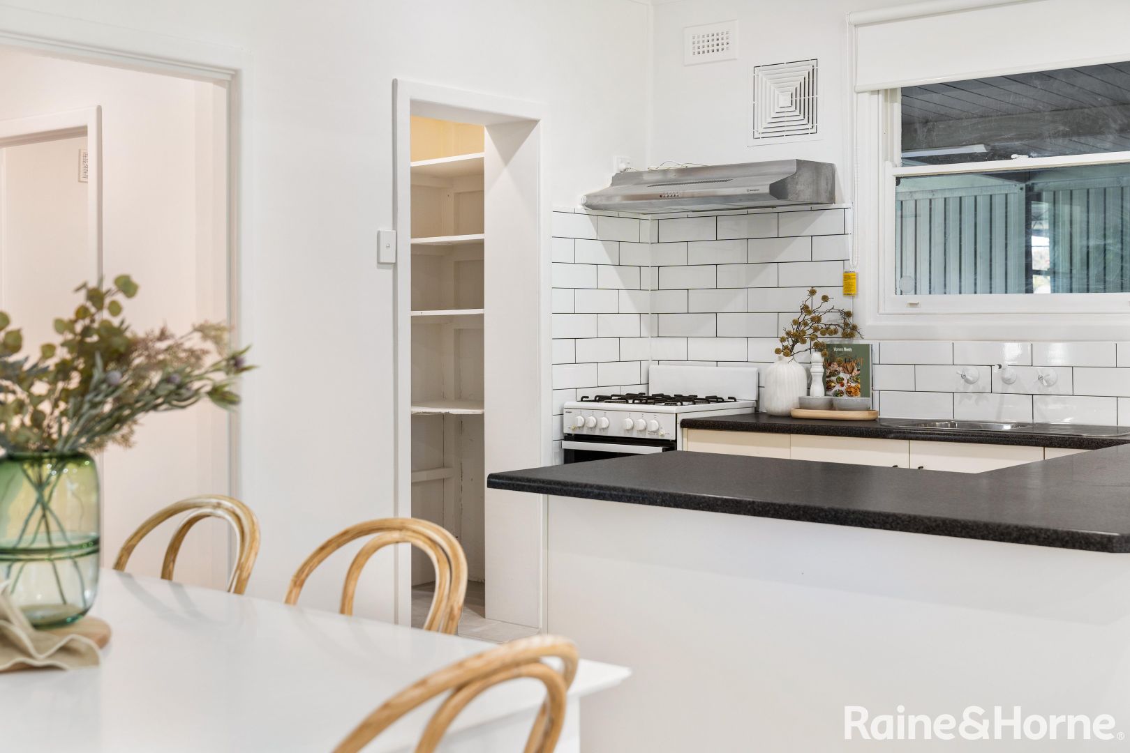 8 Collins Street, Elizabeth Downs SA 5113 - House For Rent - $450 | Domain