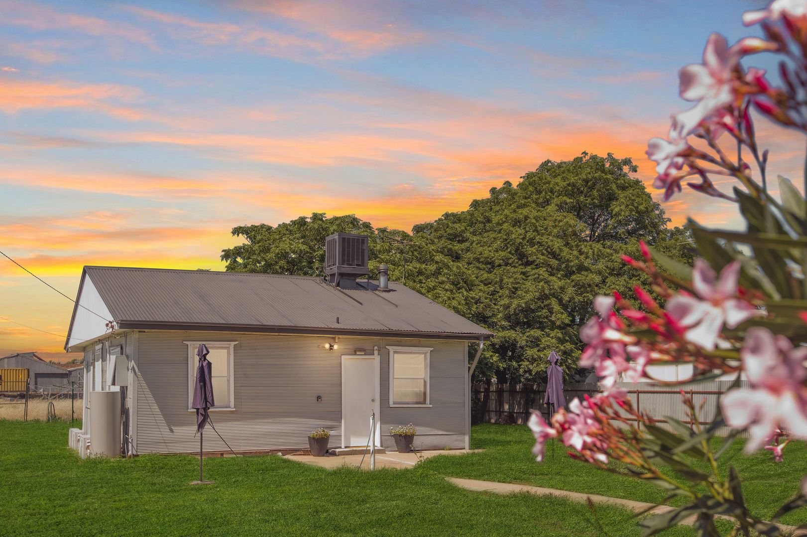 10 Wakaden Lane, Griffith | Property History & Address Research | Domain