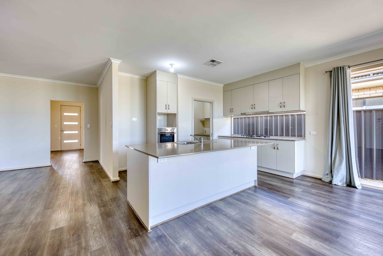 25 Hindmarsh Road, Murray Bridge SA 5253 - House For Rent | Domain