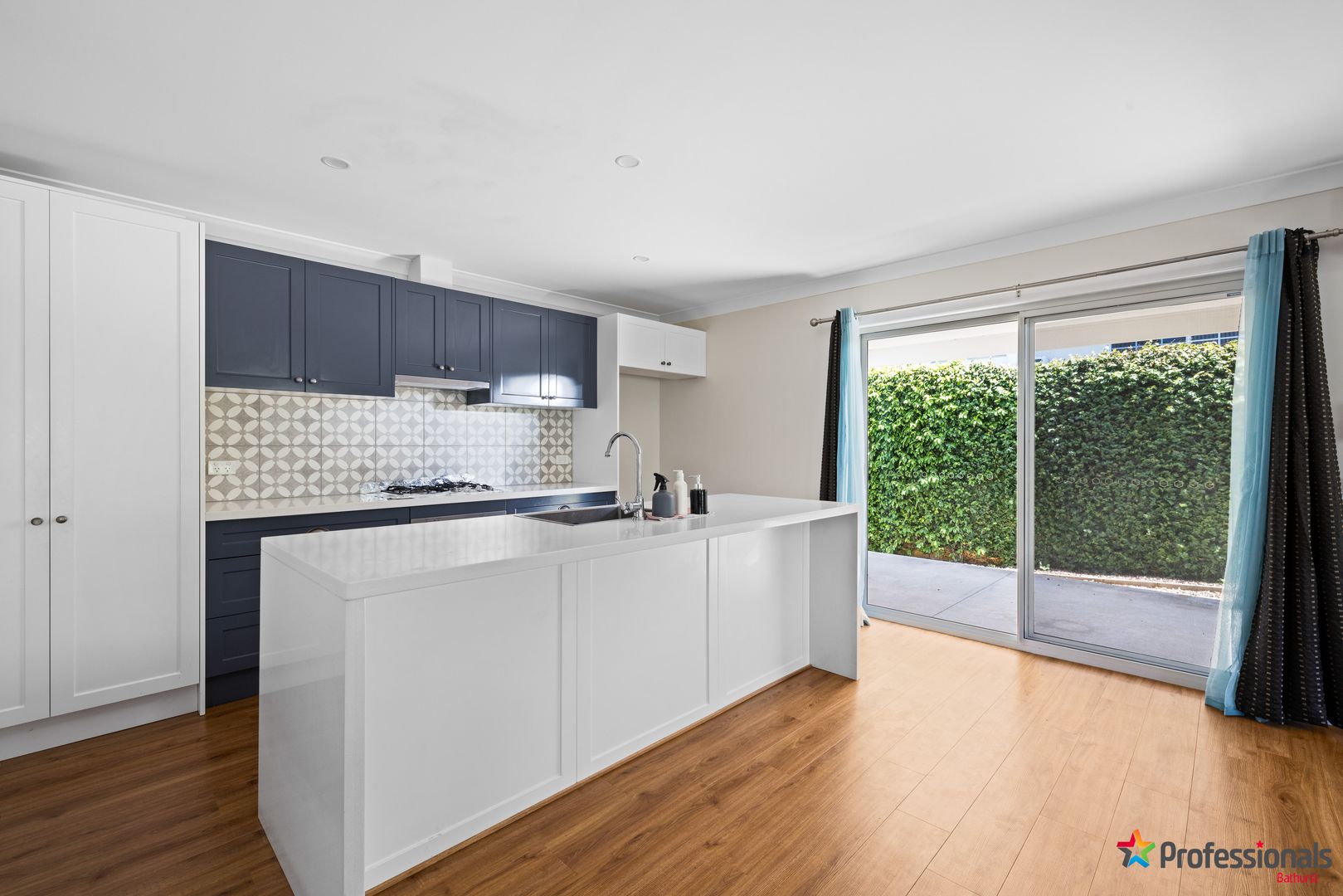 8 Harris Street, Bathurst NSW 2795 - House For Rent | Domain