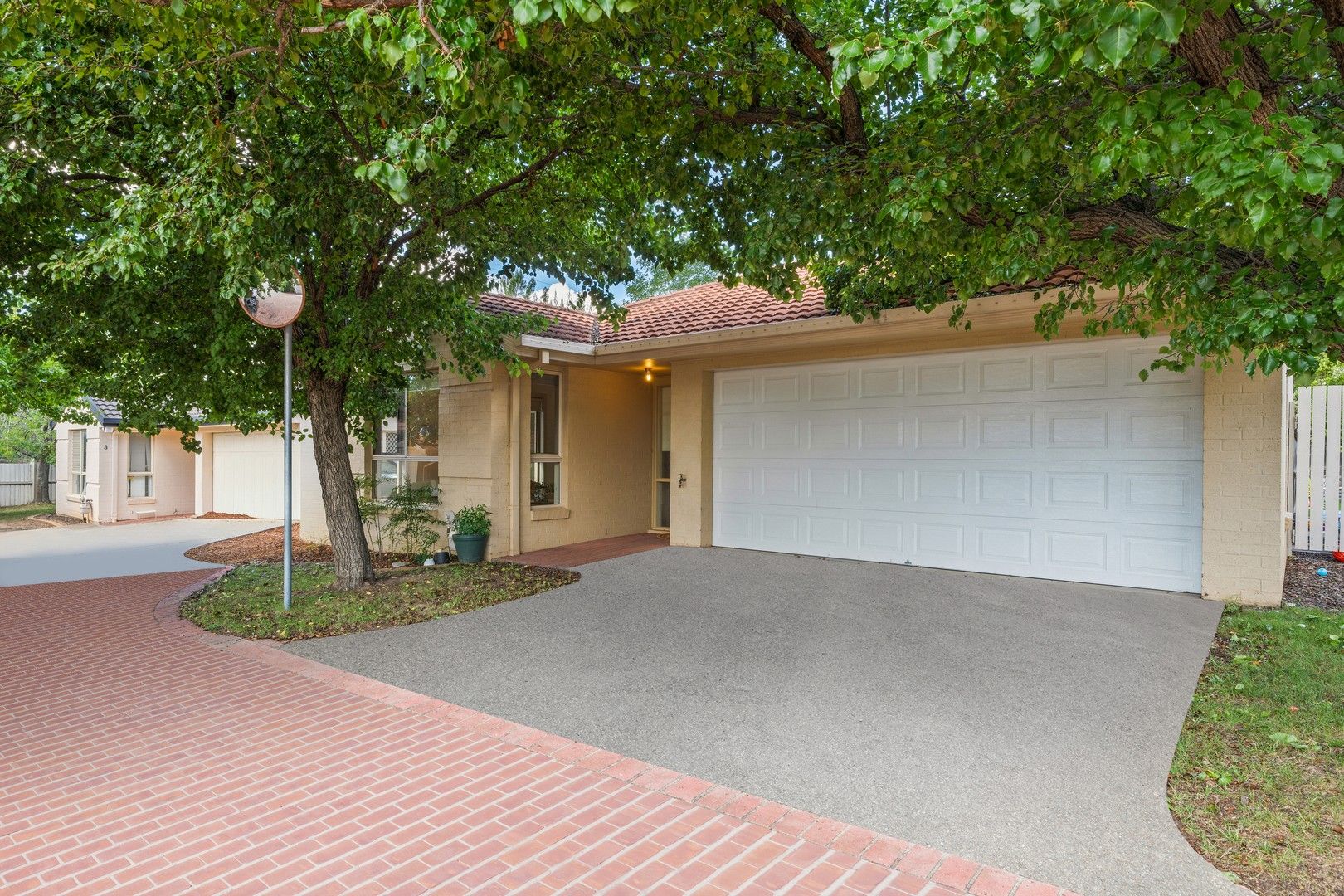 2/137 Lampard Circuit, Bruce ACT 2617 | Domain