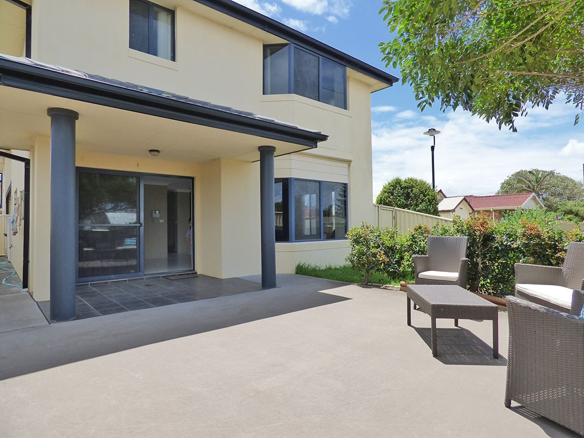 1/74 Hutton Road, The Entrance North NSW 2261 - Townhouse For Rent ...