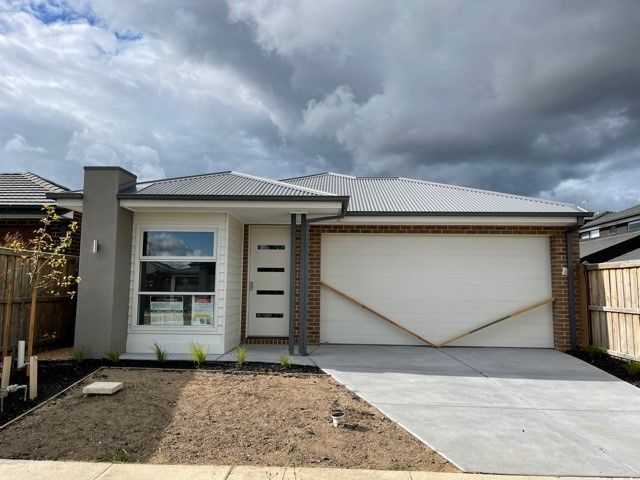 6 Kaduna Drive, Officer South VIC 3809 - House For Rent | Domain