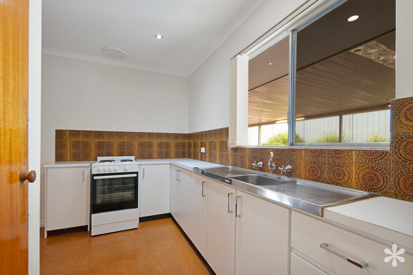 2/23 Falstaff Crescent, Spearwood WA 6163 - House For Rent | Domain
