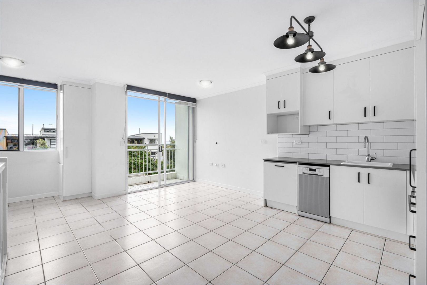 9/89A Bay Terrace, Wynnum QLD 4178 - Apartment For Rent | Domain