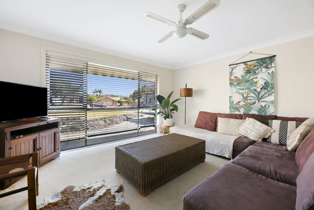 7 Augusta Place, Banora Point NSW 2486 | Domain