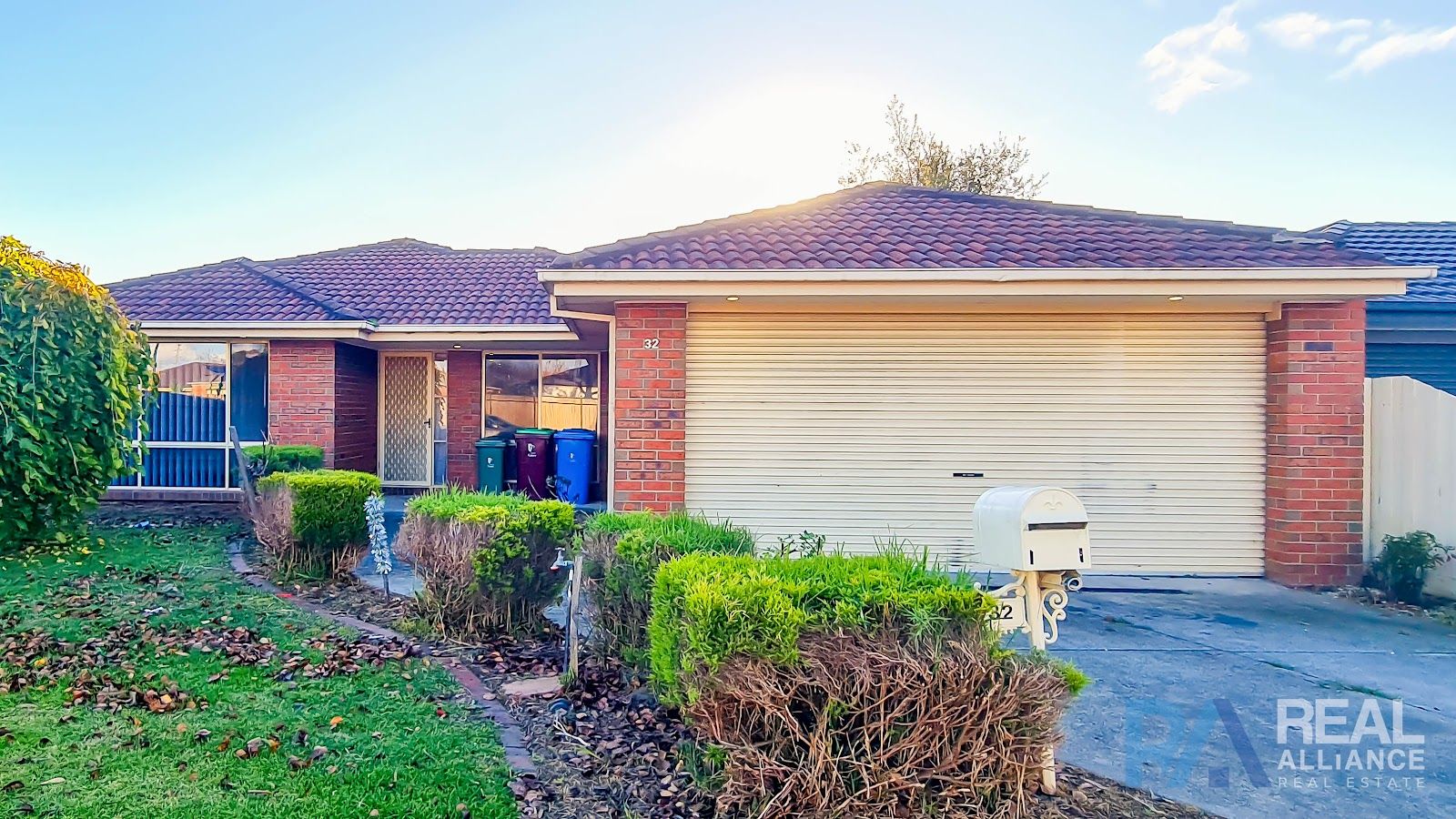32 Fairhaven Boulevard, Cranbourne West VIC 3977 - House For Rent ...