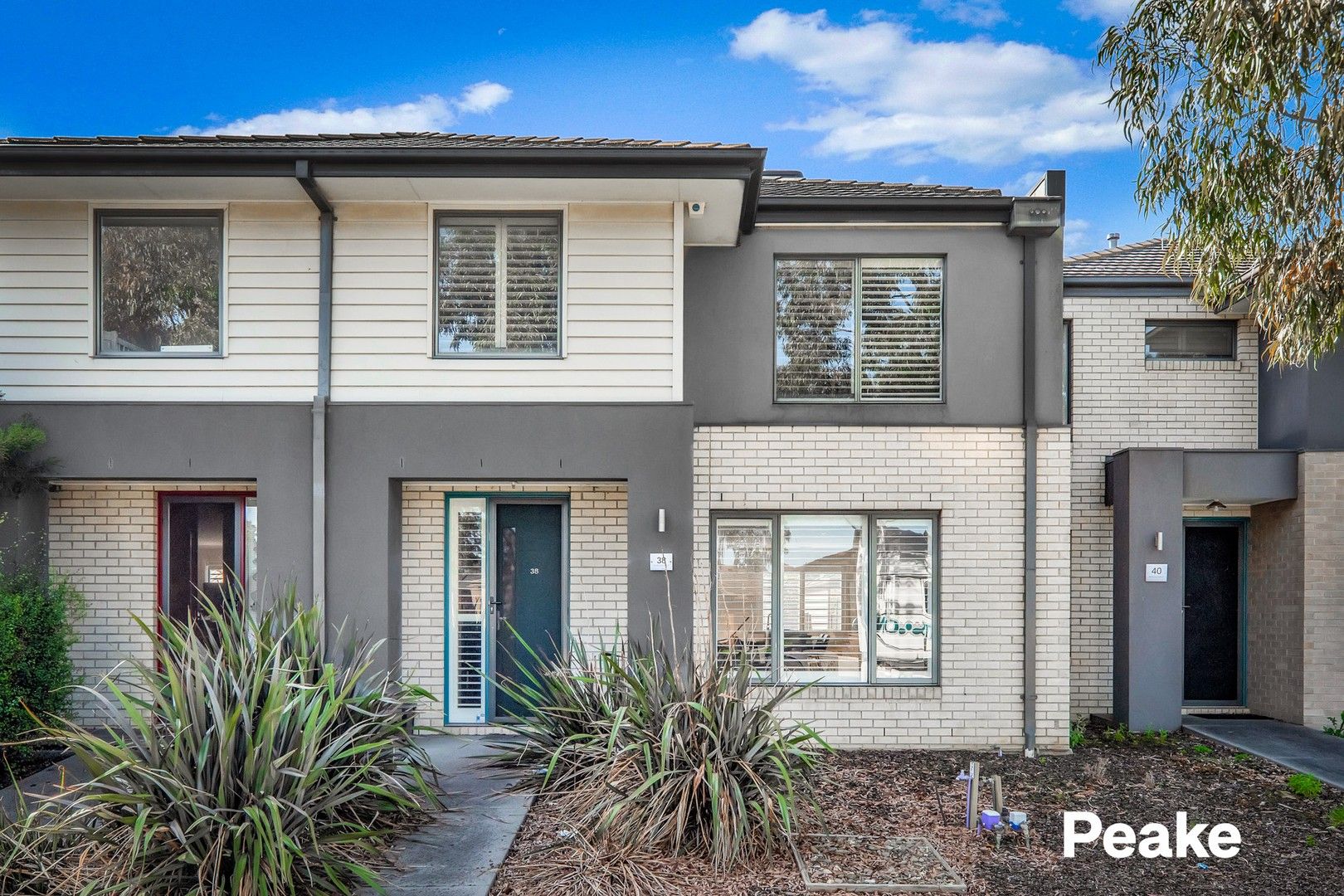38 Murgese Circuit, Clyde North VIC 3978 - Townhouse For Rent | Domain