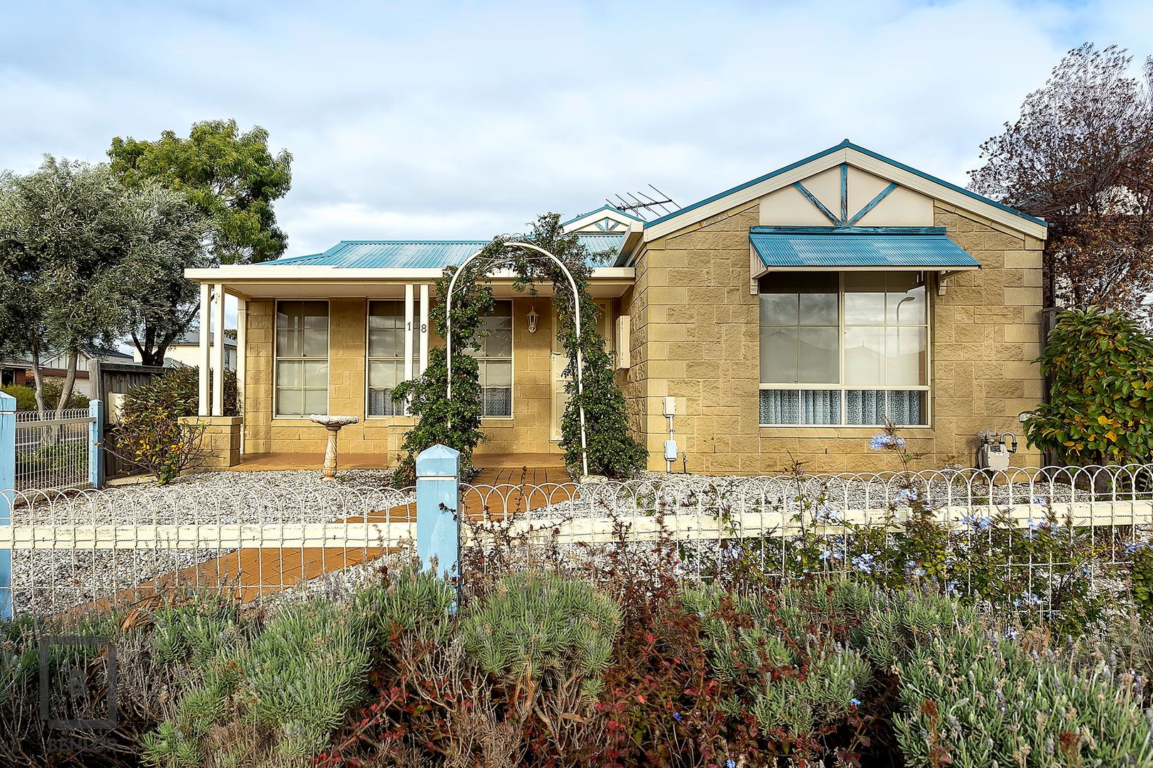 18 Stella Way, Hoppers Crossing | Property History & Address Research ...