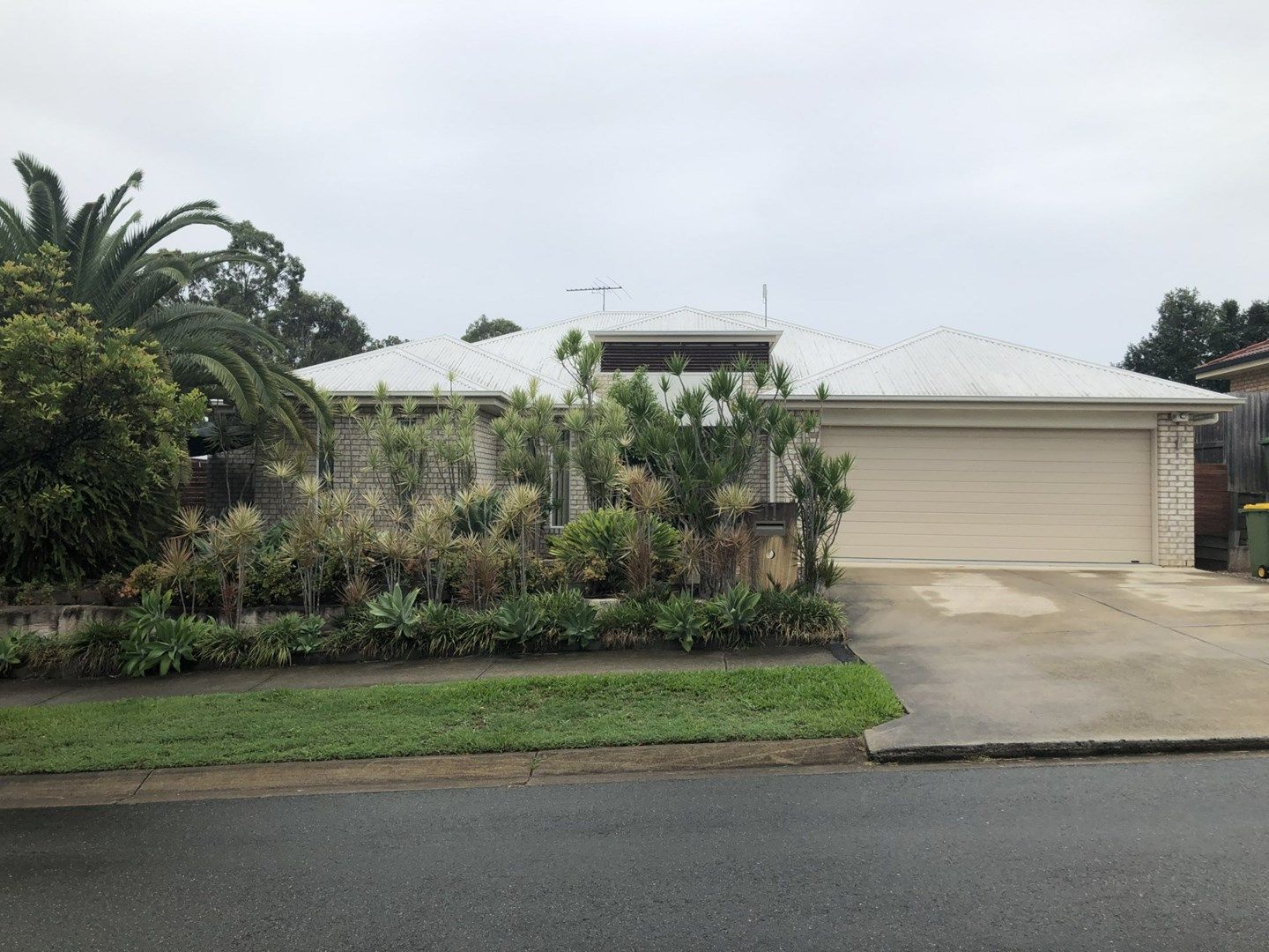11 Amadeus Circuit, Springfield Lakes | Property History & Address ...