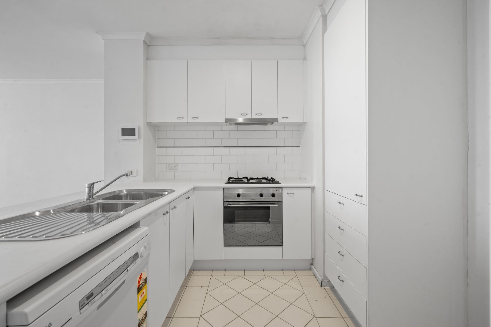 88/79 Whiteman Street, Southbank VIC 3006 - Apartment For Rent | Domain
