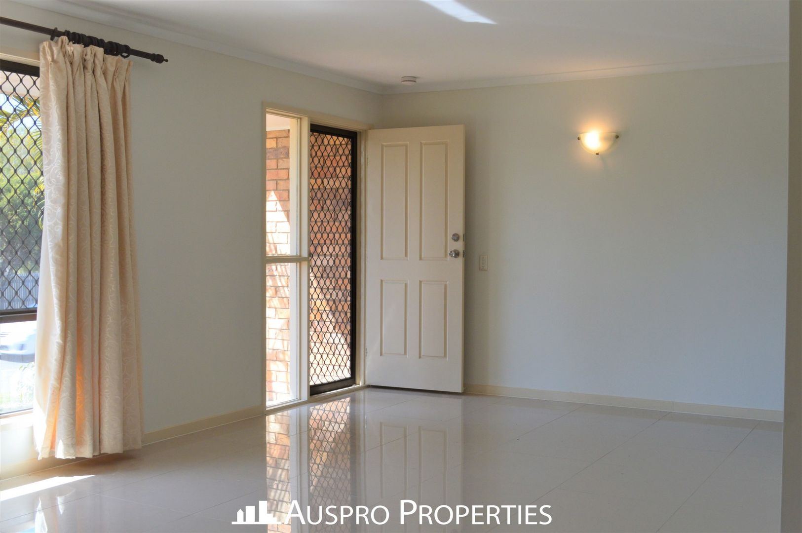 329 Gowan Road, Sunnybank Hills QLD 4109 - House For Rent | Domain