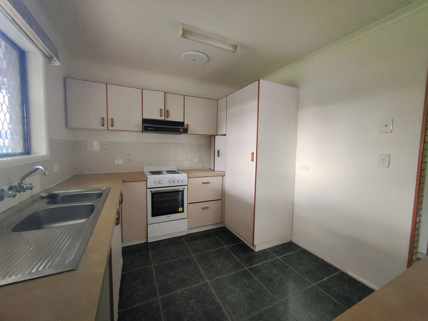 6 Whitfield Avenue, Springwood QLD 4127 - House For Rent | Domain