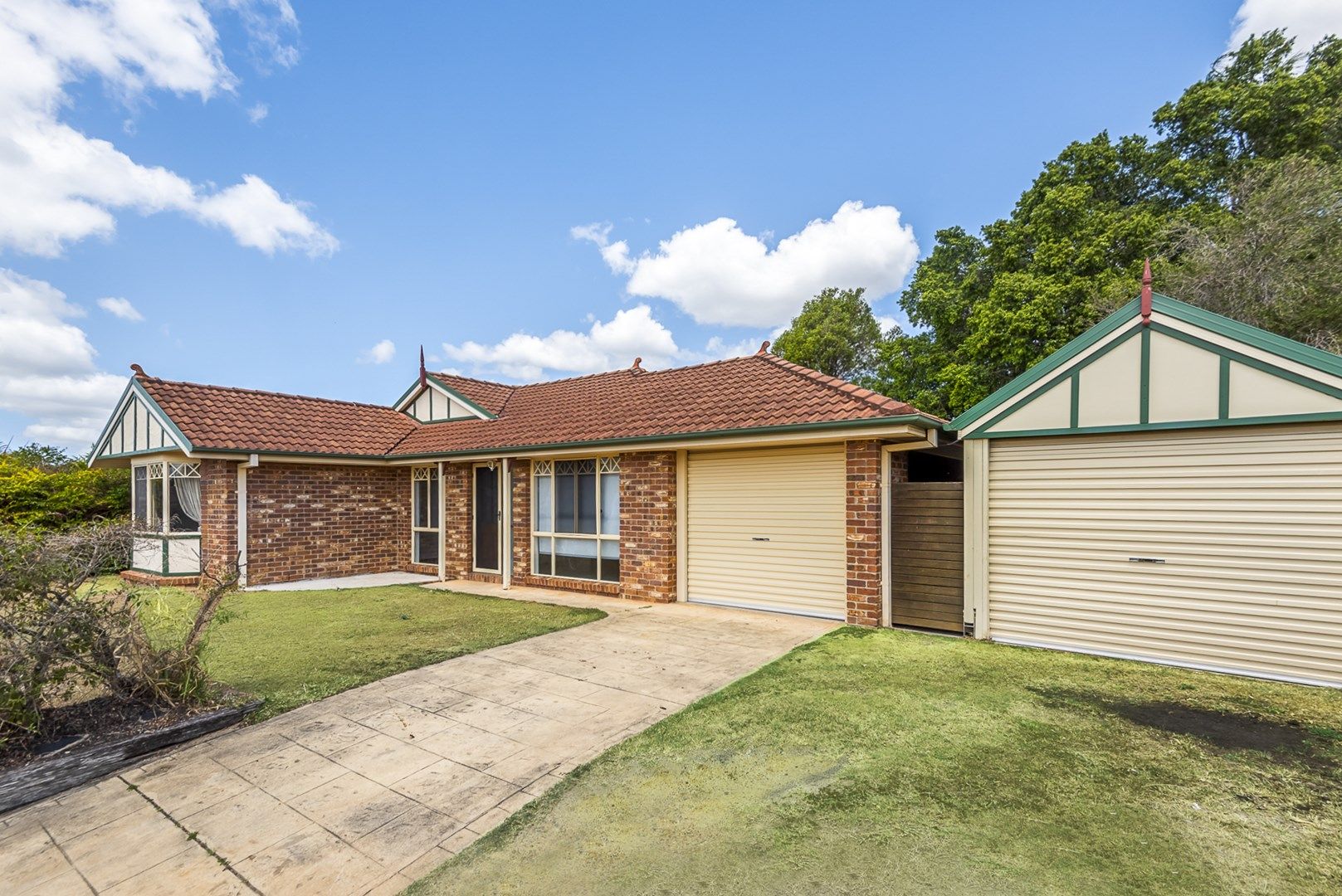 23 Bottlebrush Drive, Regents Park QLD 4118 - House For Rent | Domain