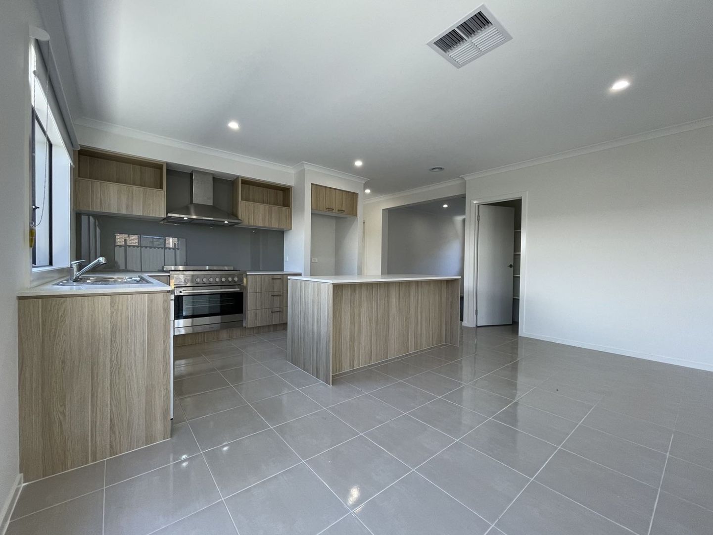 15 River Redgum Blvd, Donnybrook VIC 3064 - House For Rent - $555 | Domain
