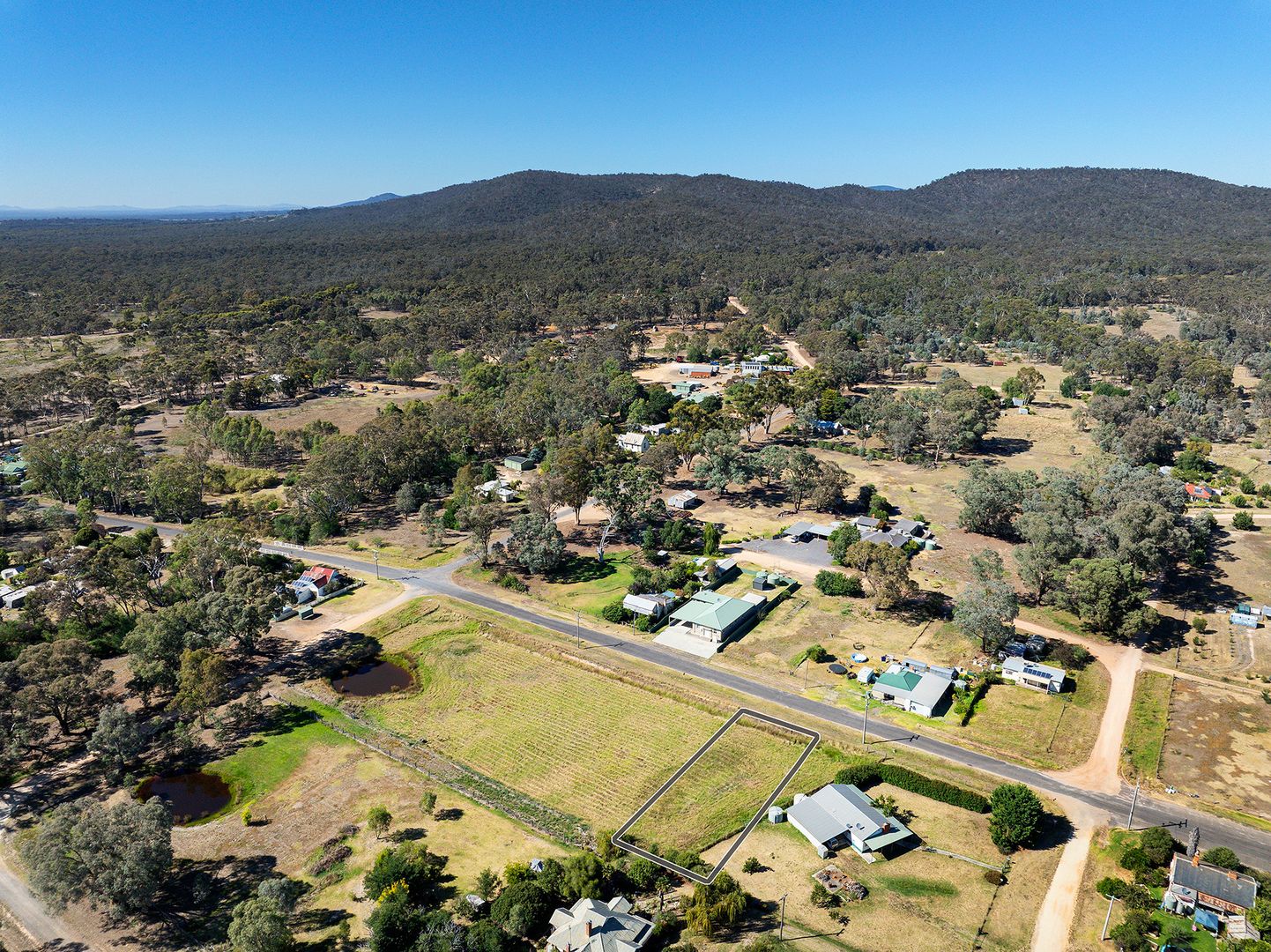 9 Perry Road, Redbank VIC 3477 | Domain