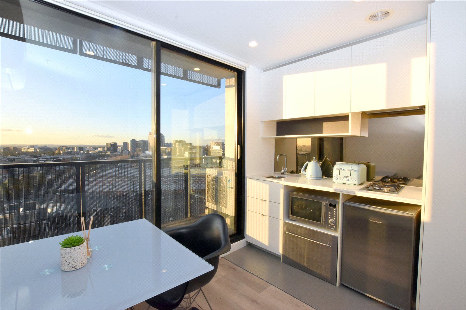 1402/243-263 Franklin Street, Melbourne VIC 3000 - Studio For Rent - $451 | Domain