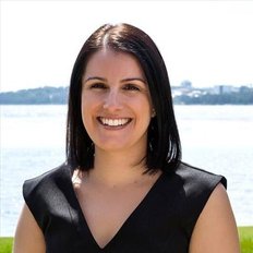 Stephanie Grattan | LJ Hooker Tumbi Umbi | Killarney Vale | Real Estate ...