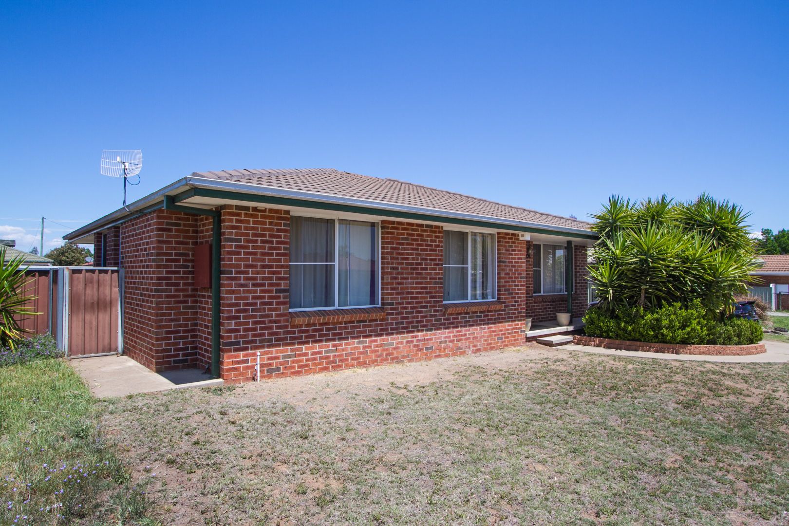 13 Janelle Street, South Tamworth | Property History & Address Research ...