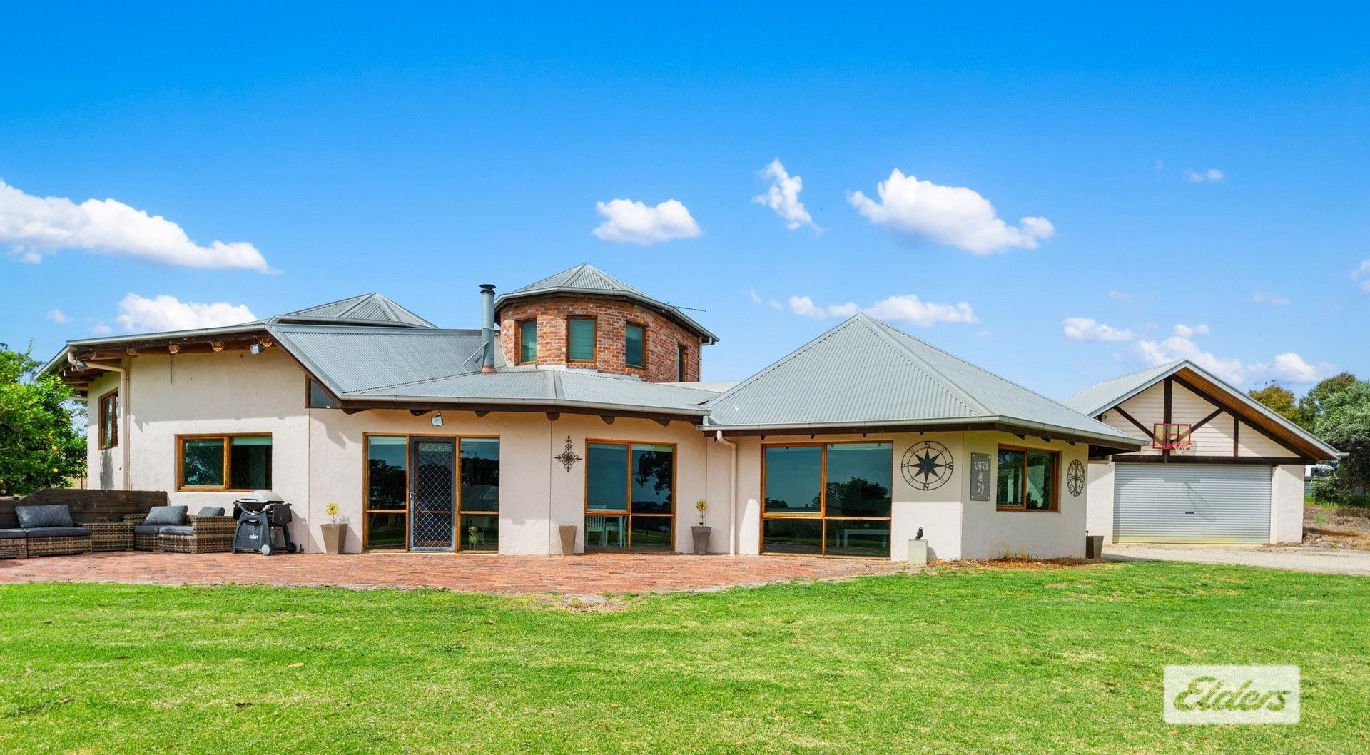 Brennans Road, Longford VIC 3851 - 5 beds house for Sale, $895,000 ...