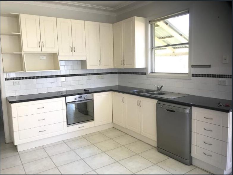 36 Edinburgh St, West Tamworth NSW 2340 - House For Rent | Domain