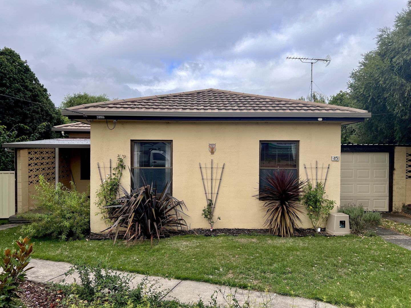 Sold 45 Boandik Terrace, Mount Gambier SA 5290 on 10 Mar 2023 ...