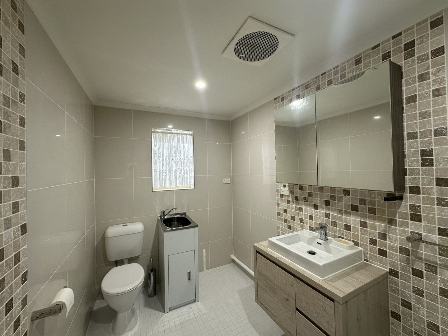 40 The Corso, Gorokan NSW 2263 - House For Rent | Domain