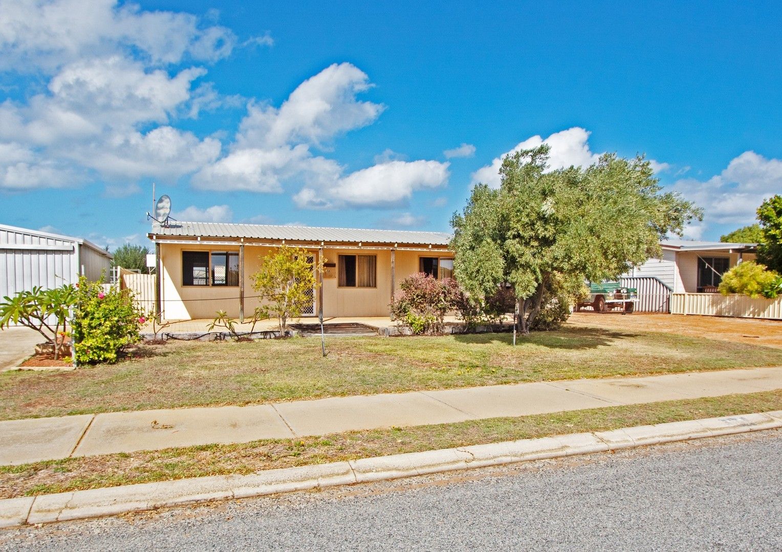 16 Hunter Cres, Green Head WA 6514 | Domain