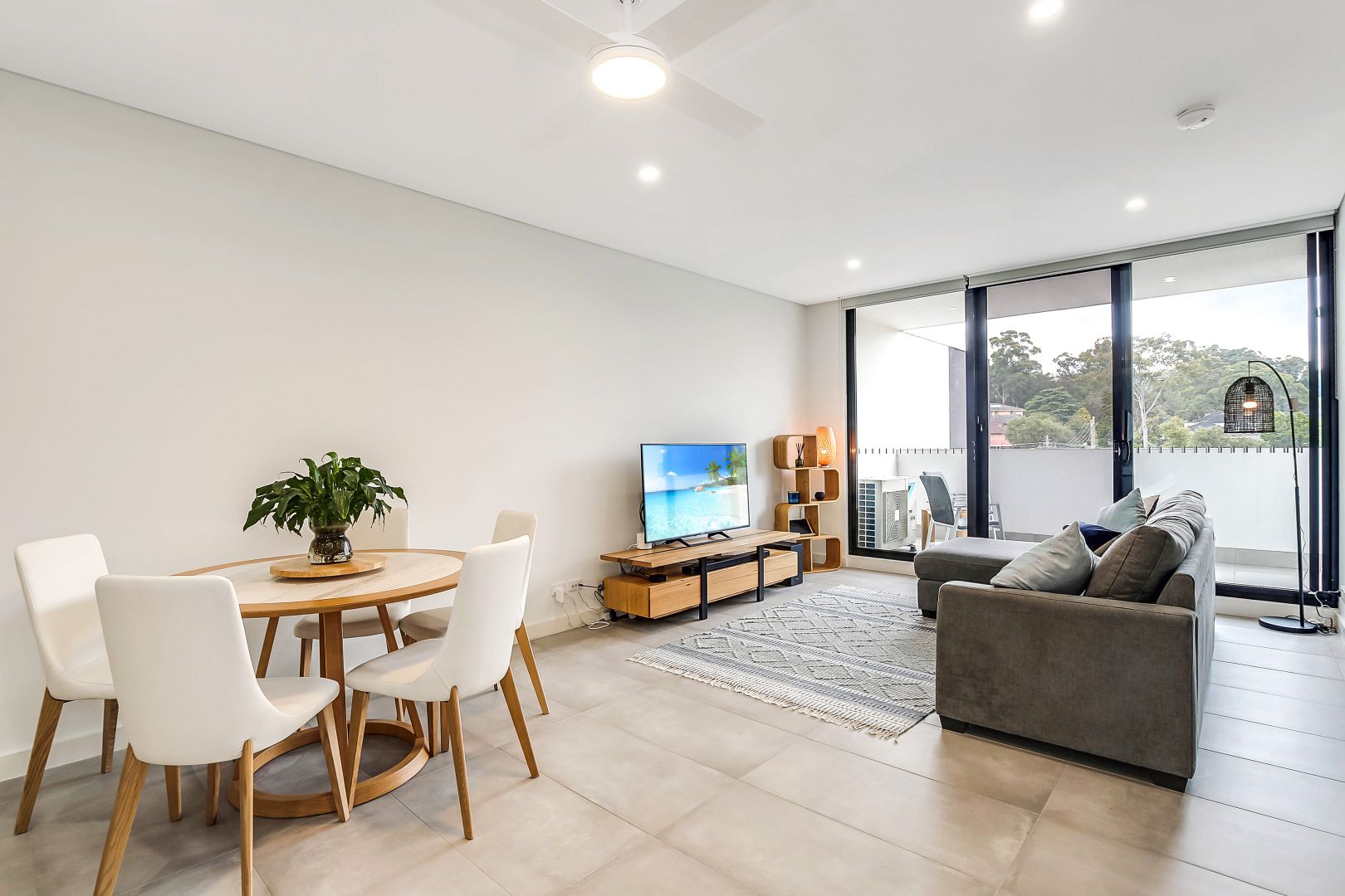 2a James Street, Blakehurst NSW 2221 - Apartment For Rent - $700 | Domain