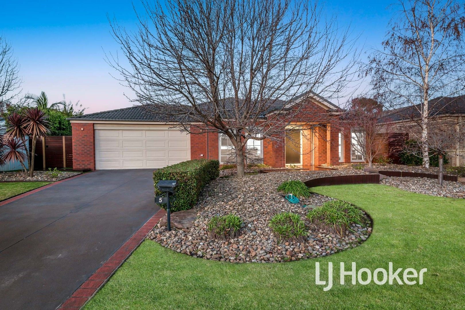 5 Buchan Green, Pakenham | Property History & Address Research | Domain
