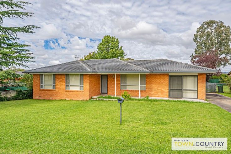 2 Gordon Street, Armidale NSW 2350 - House For Rent | Domain