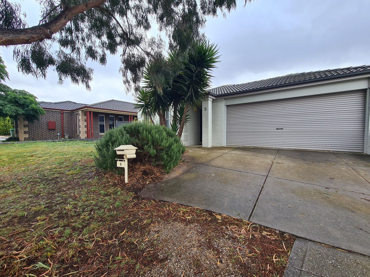 5 Darling Place, Manor Lakes | Property History & Address Research | Domain