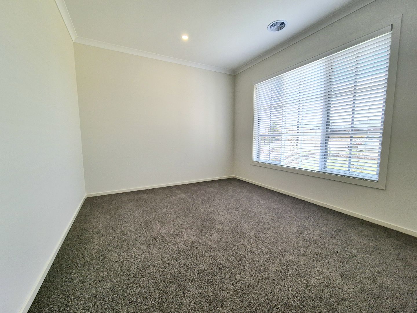71 Saric Street, Fraser Rise VIC 3336 - House For Rent | Domain