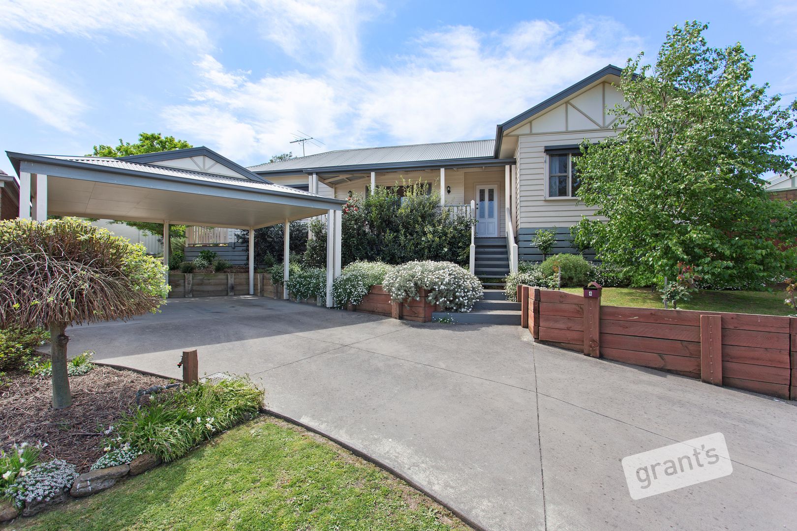 4 Jonathan Place, Pakenham | Property History & Address Research | Domain
