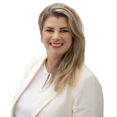 Sarah King | Raine & Horne Gosford | Real Estate Agent in 150 Mann ...