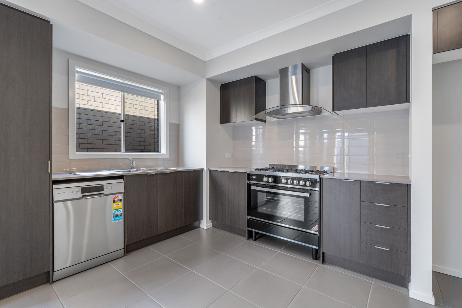 28 River Redgum Blvd, Donnybrook VIC 3064 - House For Rent - $450 | Domain
