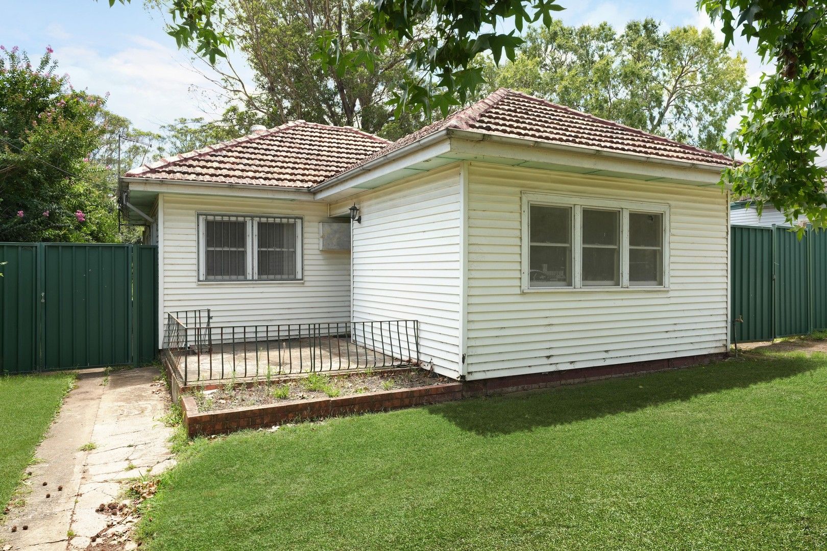 10 Belmont Road, Glenfield NSW 2167 - House For Rent - $550 | Domain