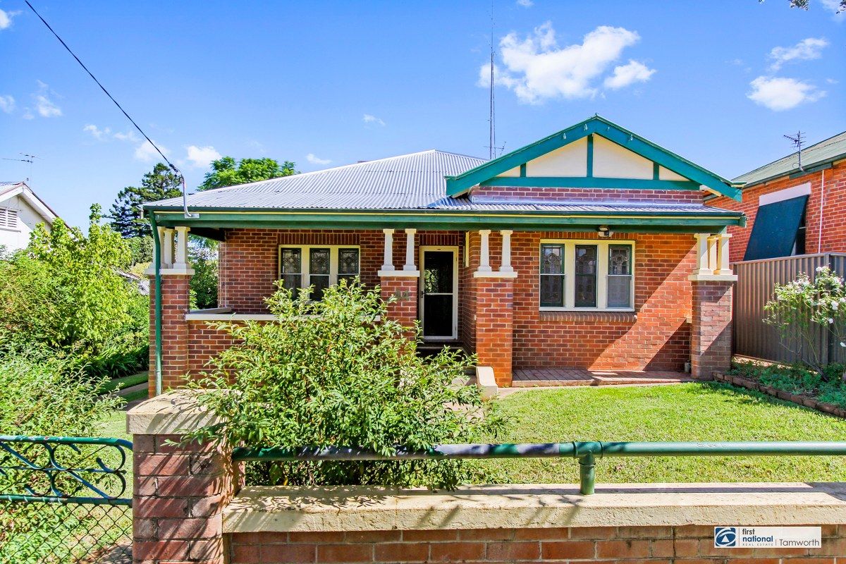 44 Roderick Street, East Tamworth | Property History & Address Research ...