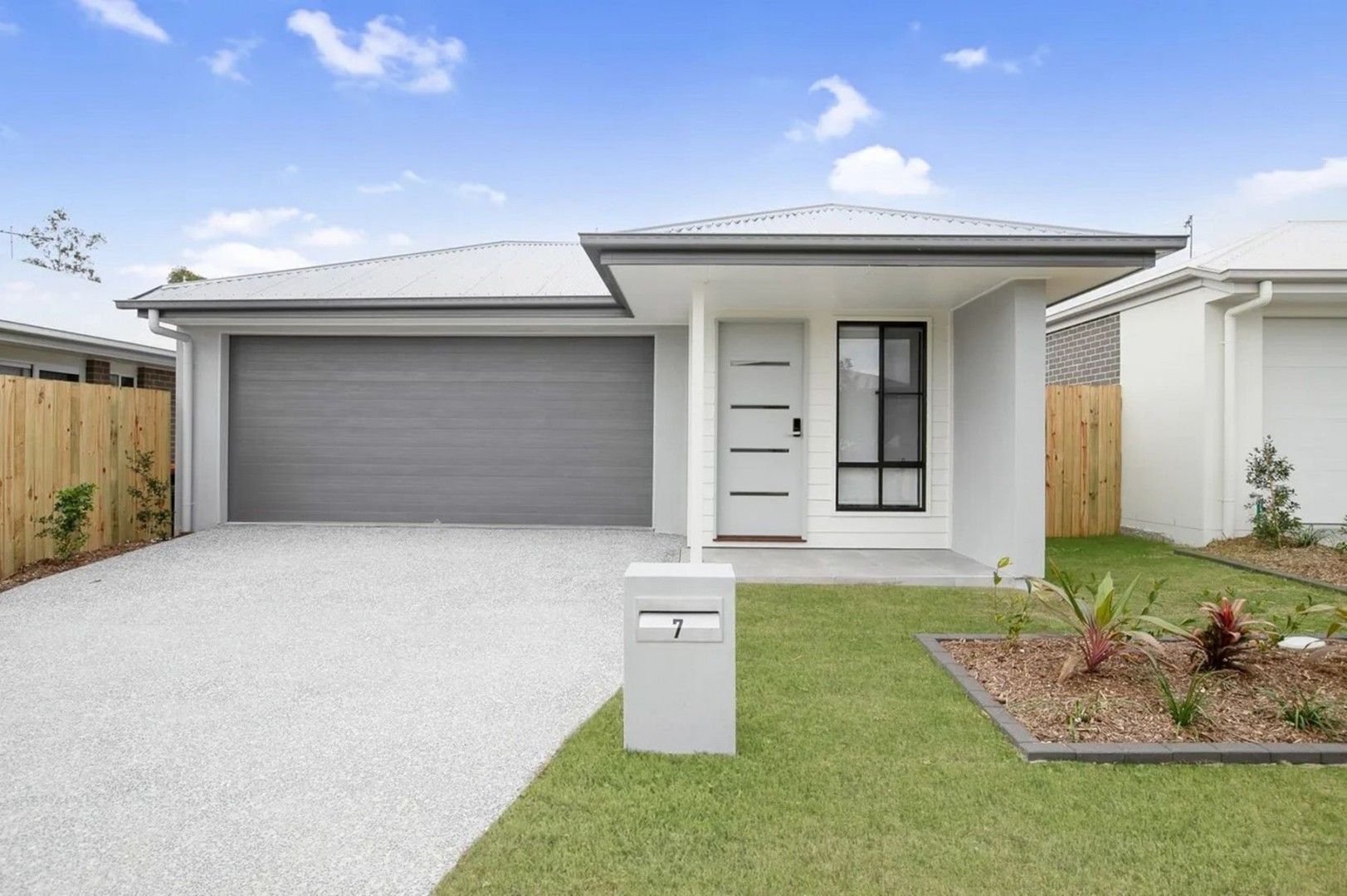 7 Dominique Way, Flinders View QLD 4305 - House For Rent | Domain