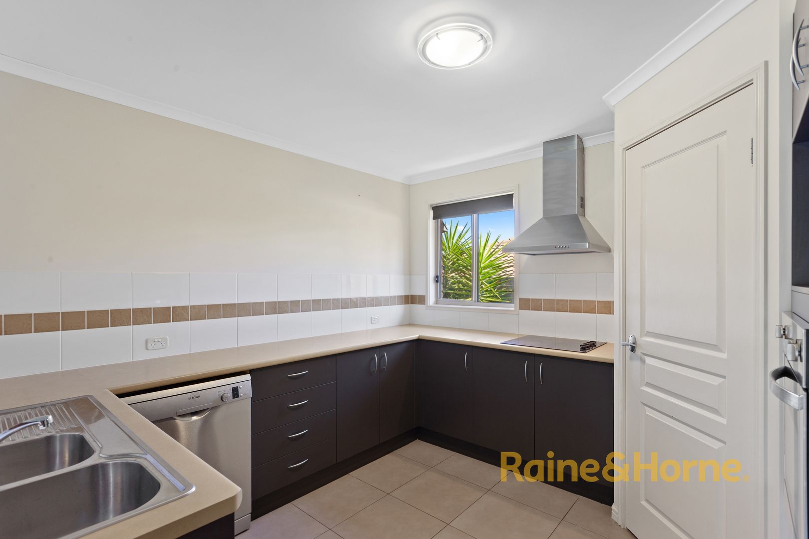 41 Sunset Drive, Glenvale QLD 4350 - House For Rent - $520 | Domain