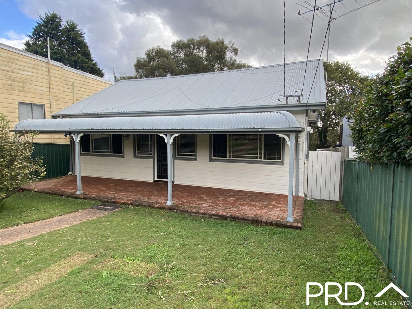 4 Roma Avenue, Padstow Heights NSW 2211 - House For Rent | Domain