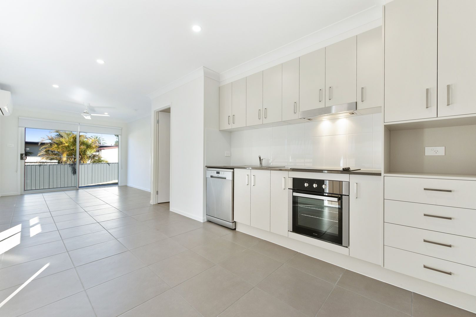 2/14 Tingira St, Charmhaven NSW 2263 - House For Rent | Domain