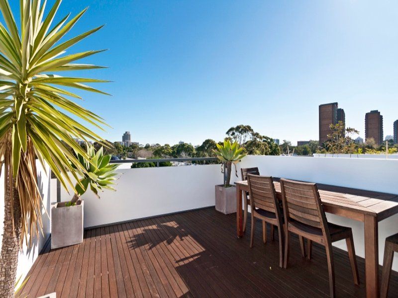 19/1 Danks Street, Waterloo NSW 2017 - House For Rent | Domain