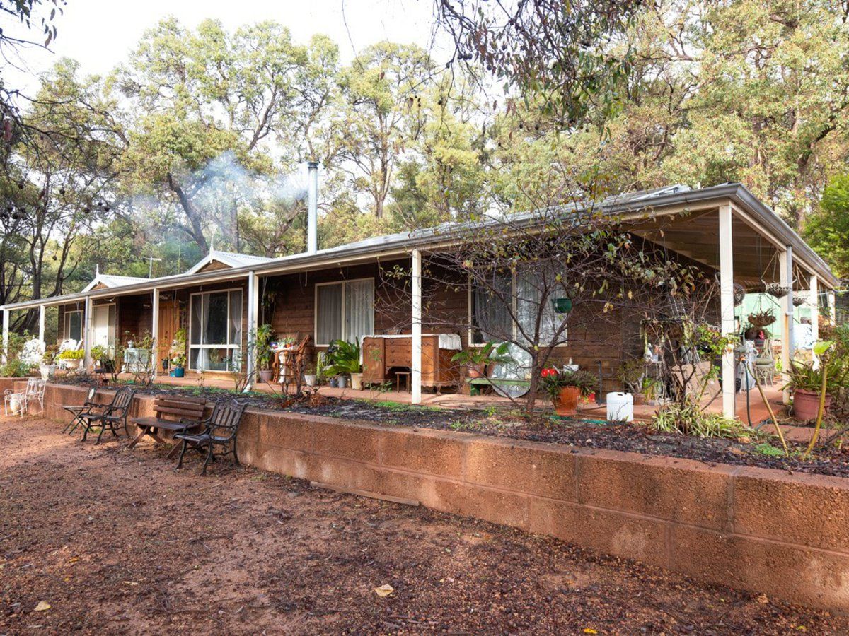 135 Palmateer Drive, Bickley WA 6076 - House for Sale | Domain