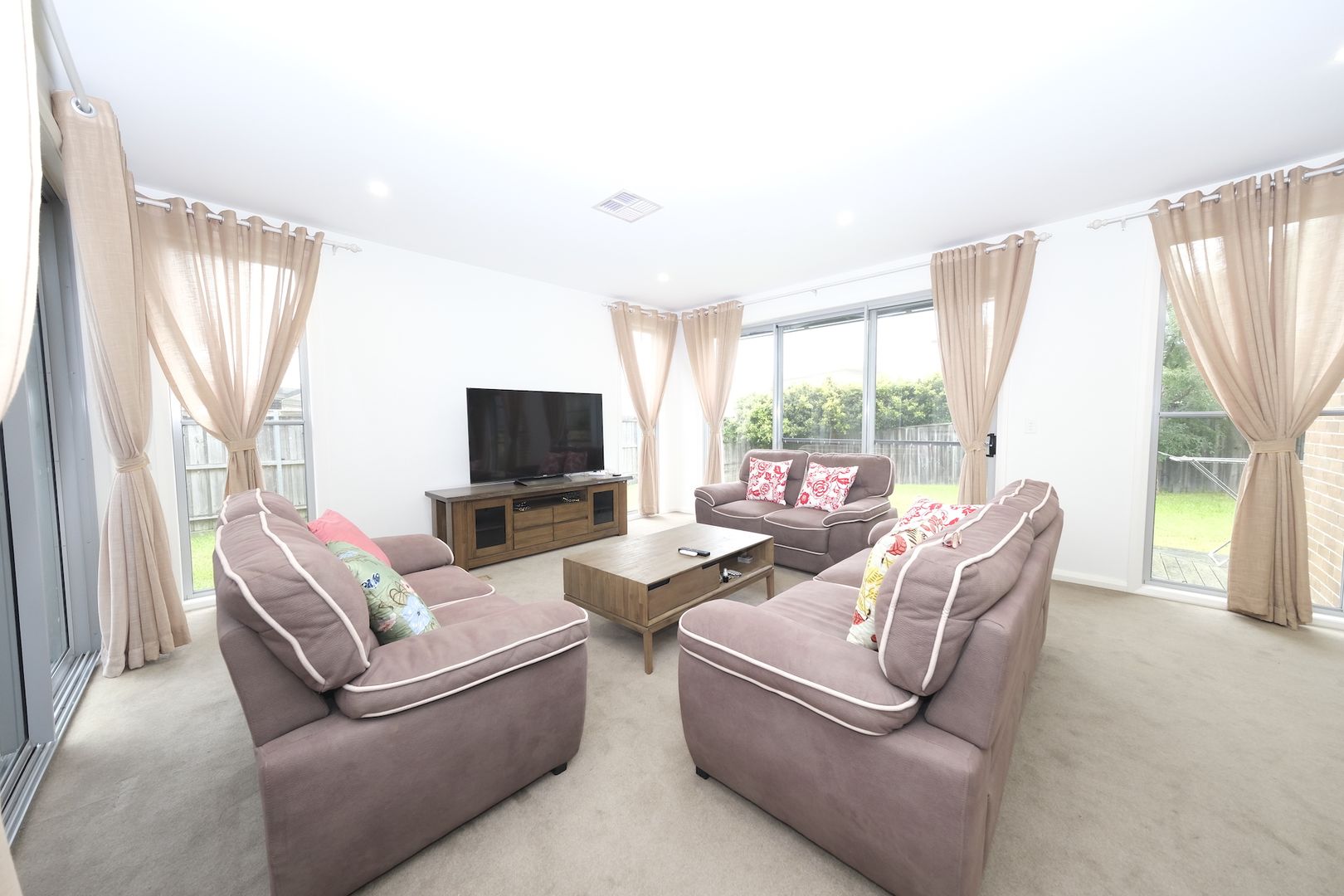 1x Anoushka Place, Belrose NSW 2085 - House For Rent | Domain