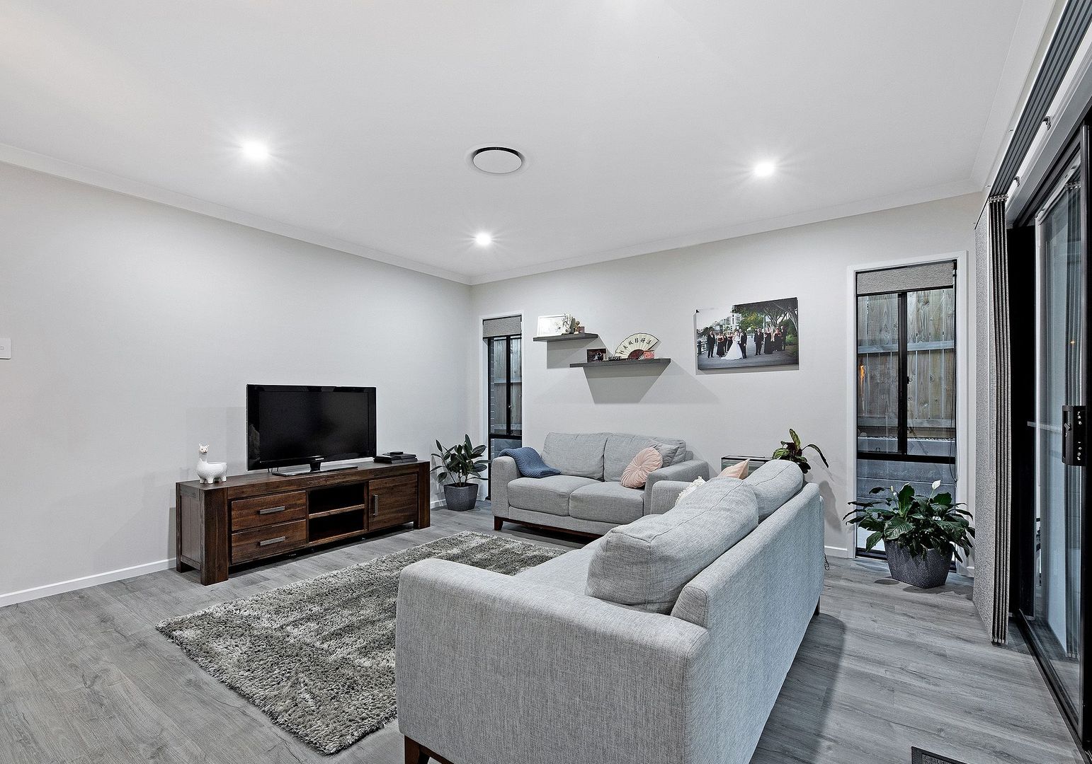 10 Dinden Road, South Ripley QLD 4306 - House For Rent | Domain