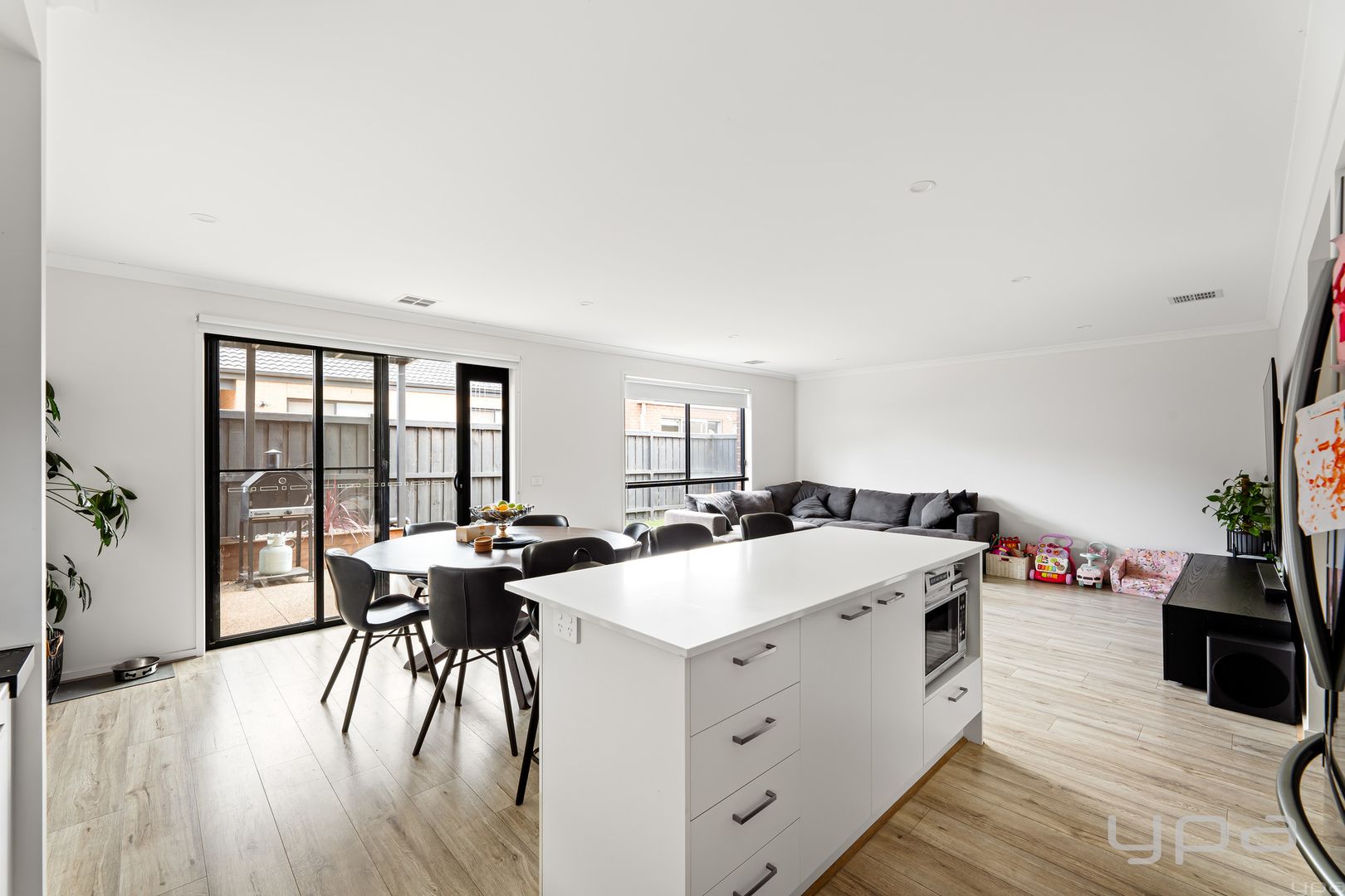 7 Neville Street, Thornhill Park VIC 3335 - House For Rent | Domain