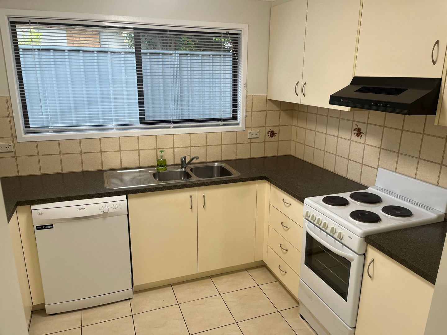 3/6-10 Hoad Street, Griffith NSW 2680 - Villa For Rent | Domain